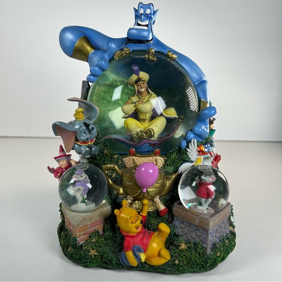 Disney | Accents | Disney Aladdin Share A Dream Come True Parade Float ...